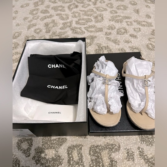 CHANEL | Shoes | Authentic Chanel Cc Logo Leather T Strap Sandal Light ...